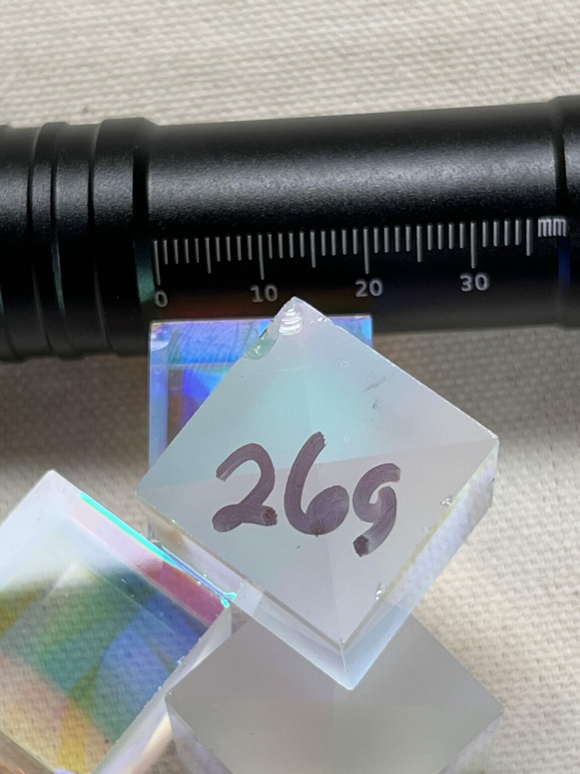 X-cube 20 mm size 4 pcs cut stone is example and not included. For ...